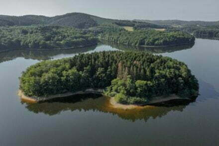 What Is a Peninsula? Examples & Facts